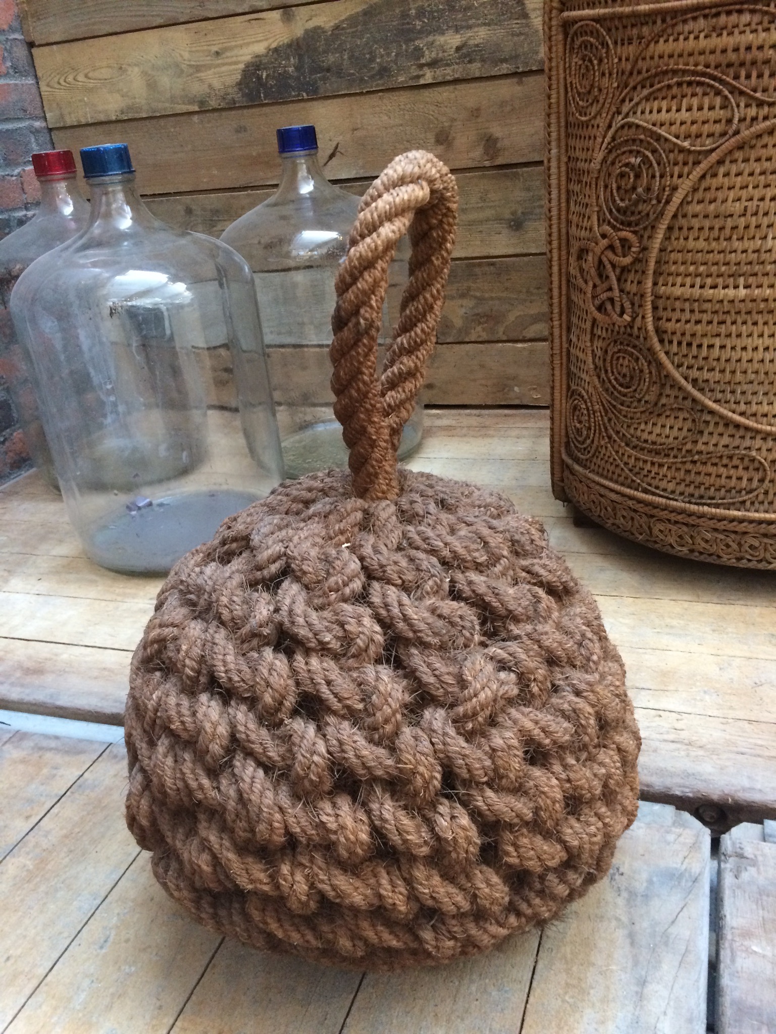 Ancienne boule de marine en cordage - Nord Factory