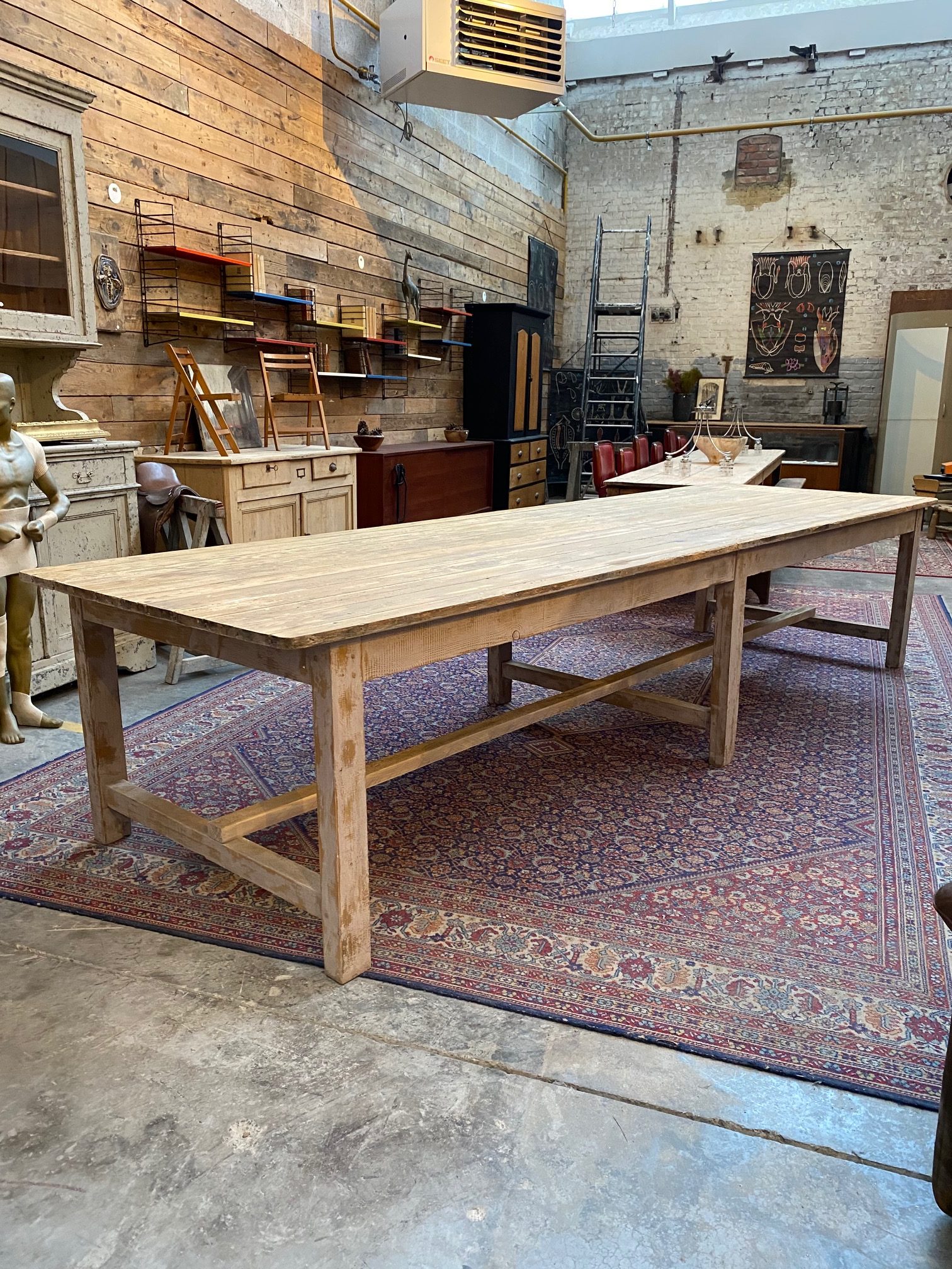 Très grande table de magasin - Nord Factory