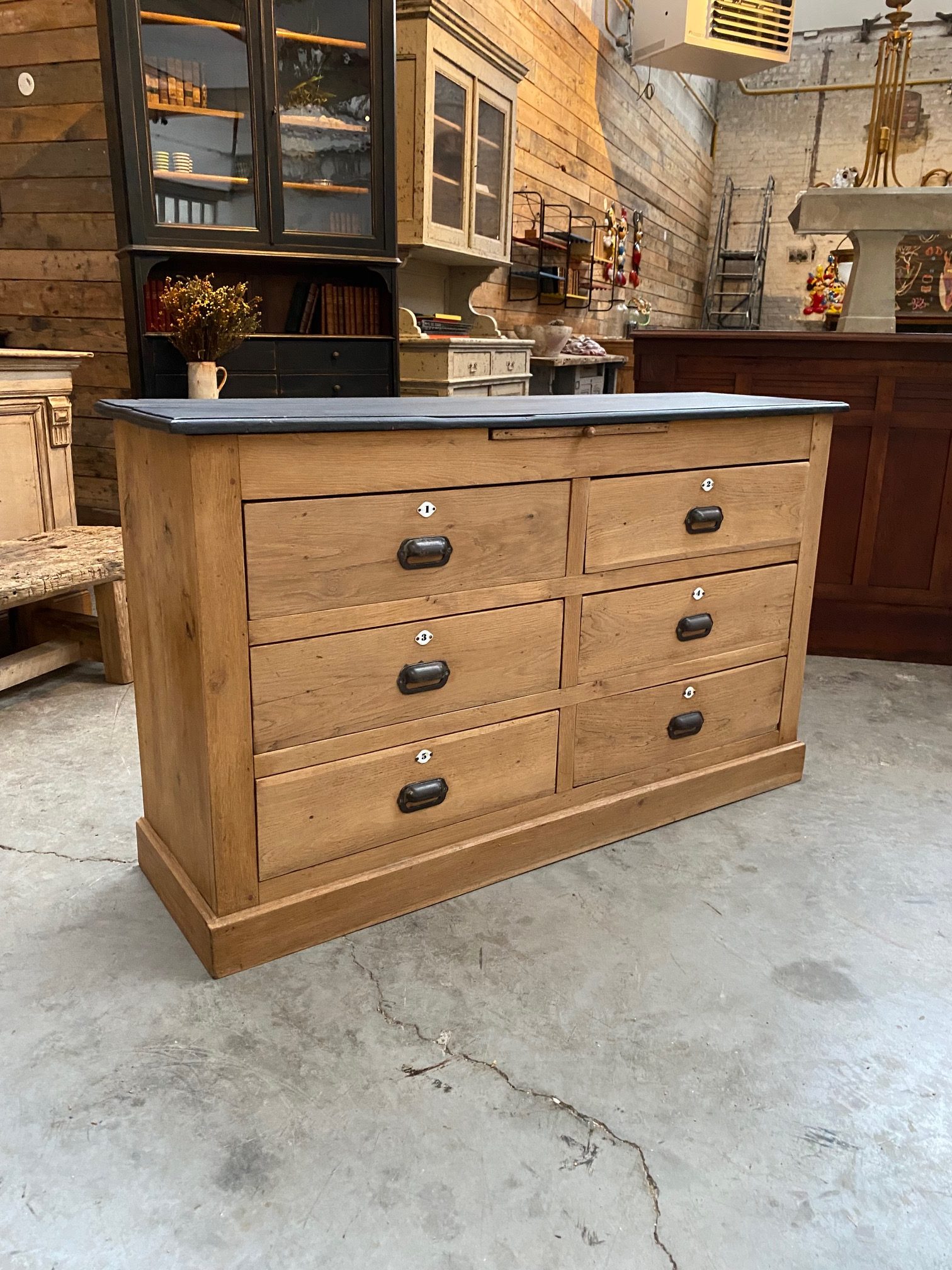 Meuble de magasin en chêne - Nord Factory