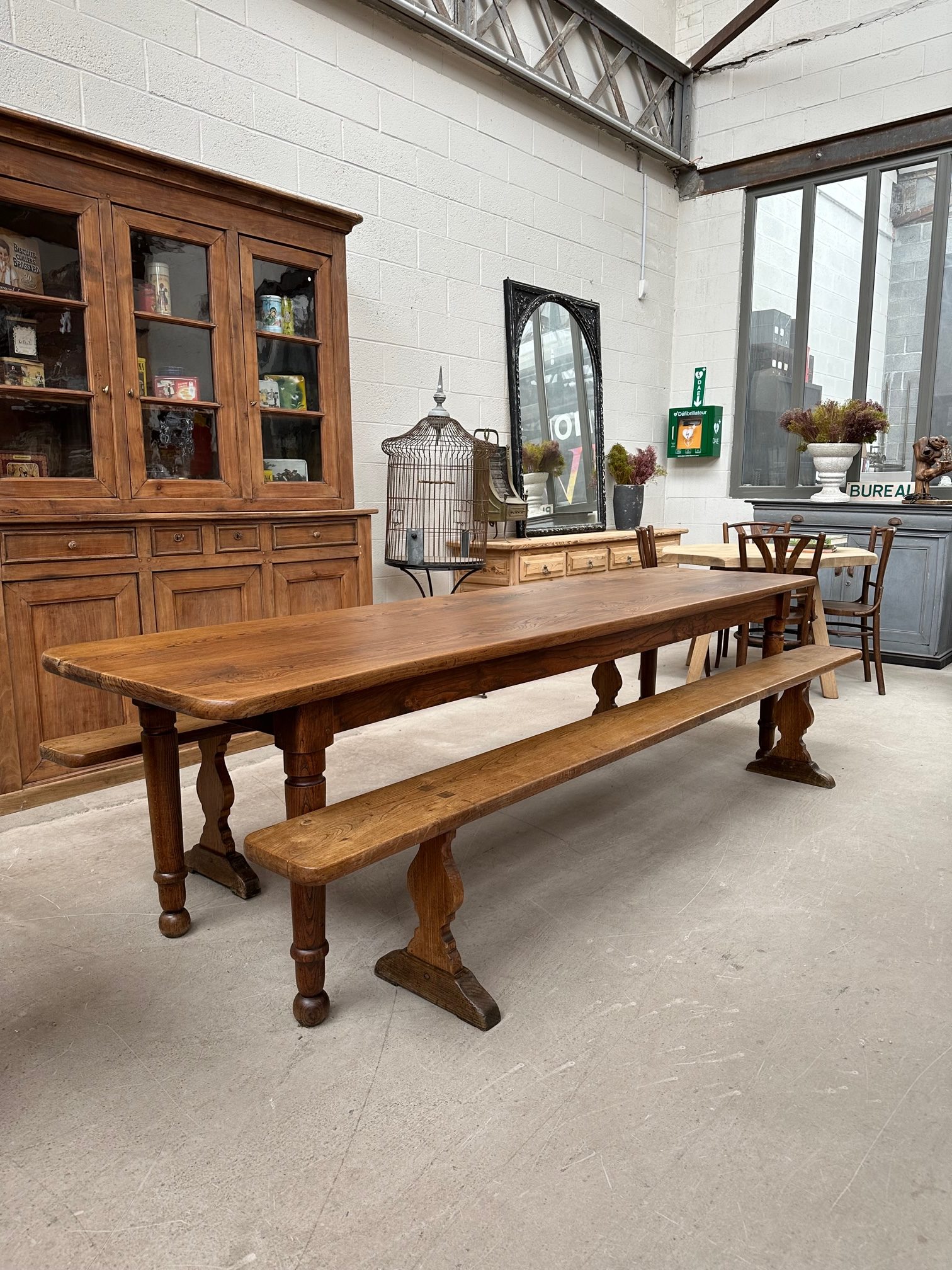 Grande table de ferme en chêne et ses 2 bancs - Nord Factory