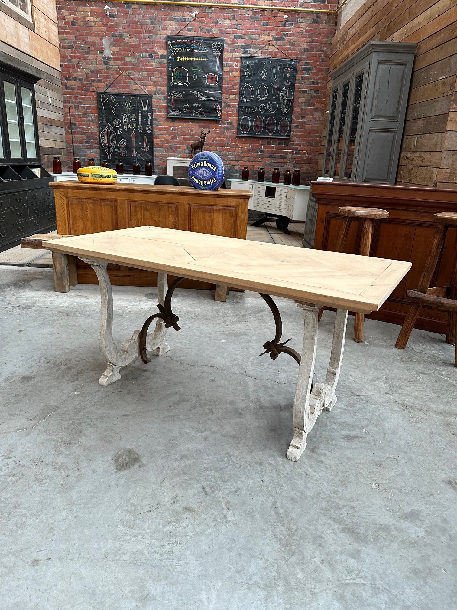 Table de type espagnol - Nord Factory