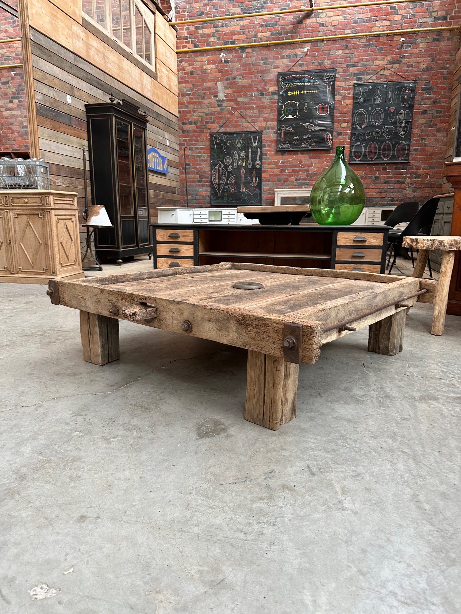 Table basse brutaliste - Nord Factory