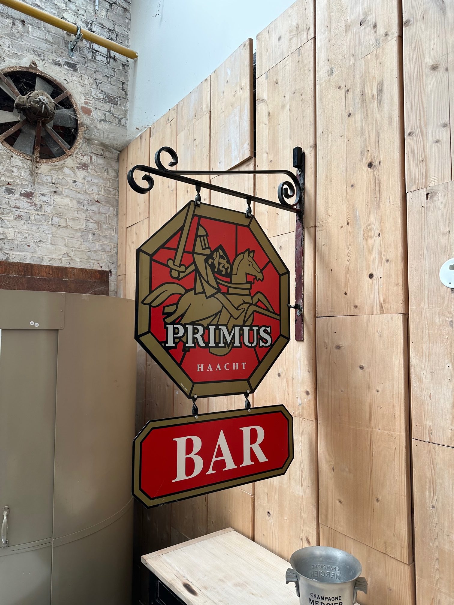 Double enseigne de bar "Primus" - Nord Factory